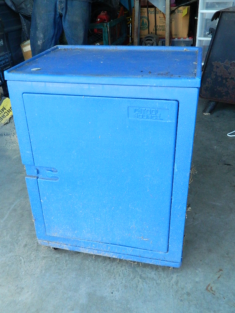 SG1013- Blue Plastic TOOLSOURCE Rolling Organizing Tool Box – Wilbur ...