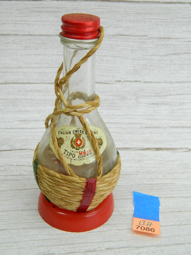 BH7086- Vintage Italian Swiss Colony TIPO Red 2oz Twine Weaved and ...