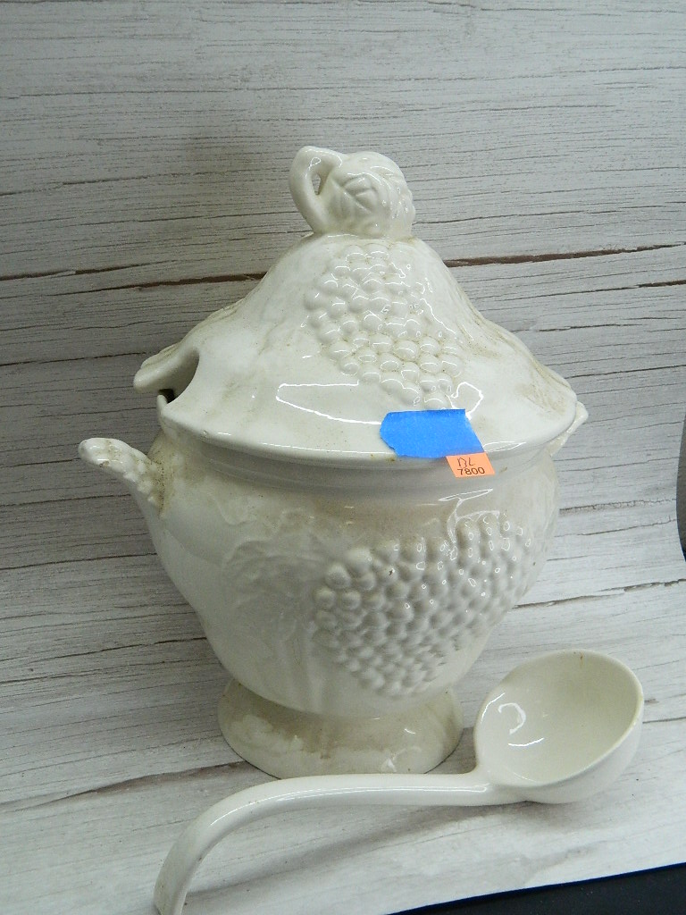 BL7800- Vintage California Pottery USA Made White Grape Themed Large ...